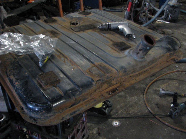 Mercedes W111, W112 .W109 and W108 Fuel Tank overhauls | benzkraft